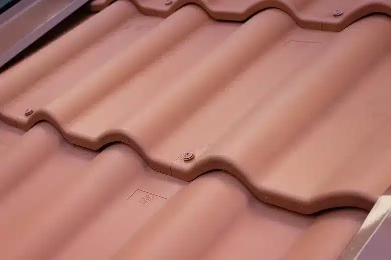 Tejas Roofy España | Tejas Ligeras y Duraderas para tu Hogar